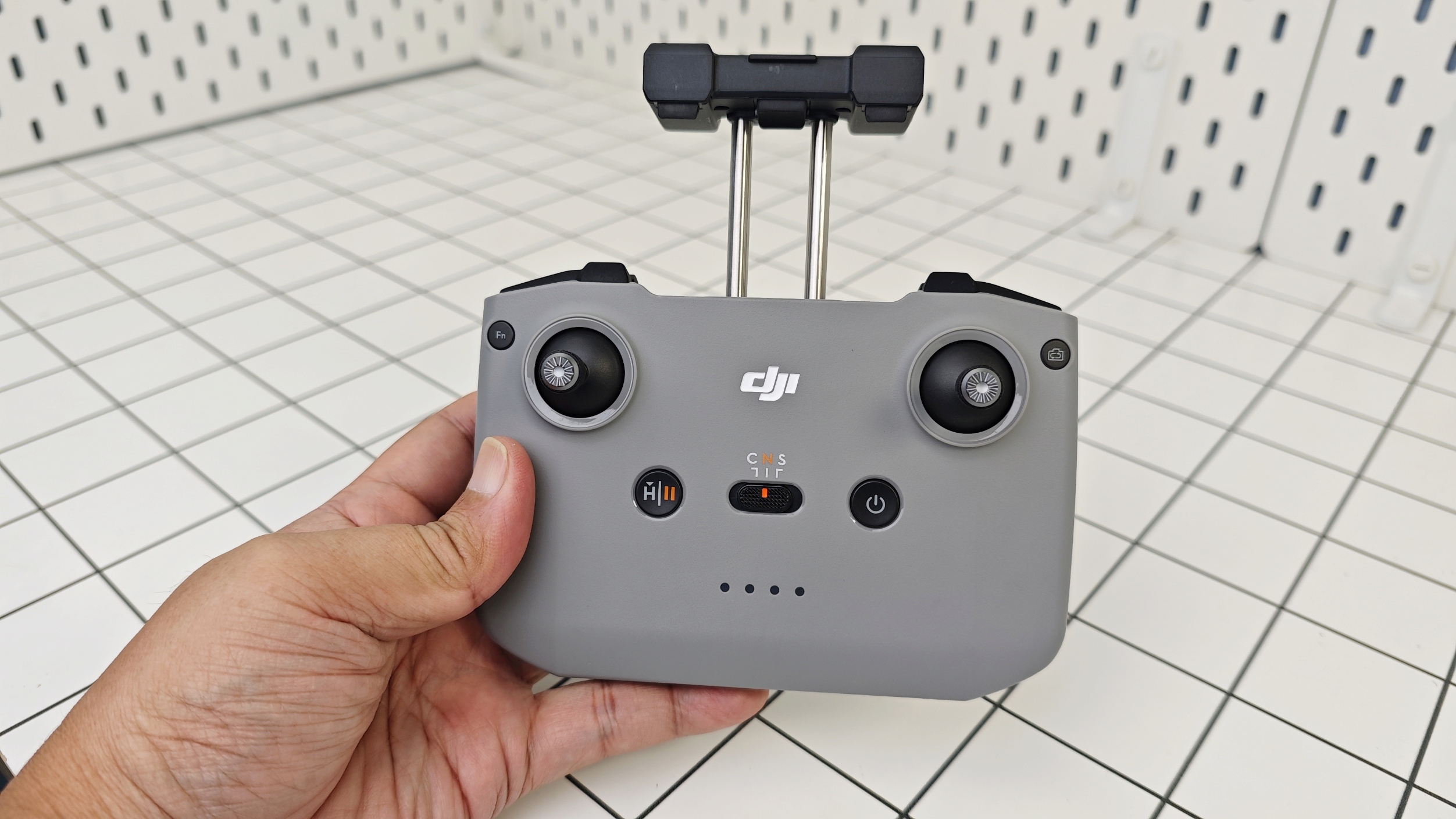 DJI Neo: The Ultimate Palm-Sized Drone for Vlogging and Everyday ...