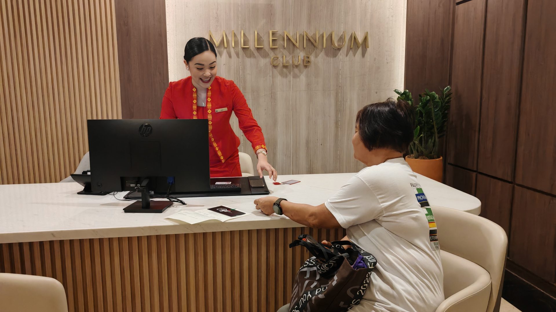 The Heritage Hotel Manila: New Millennium Club Rooms, Same Signature of ...