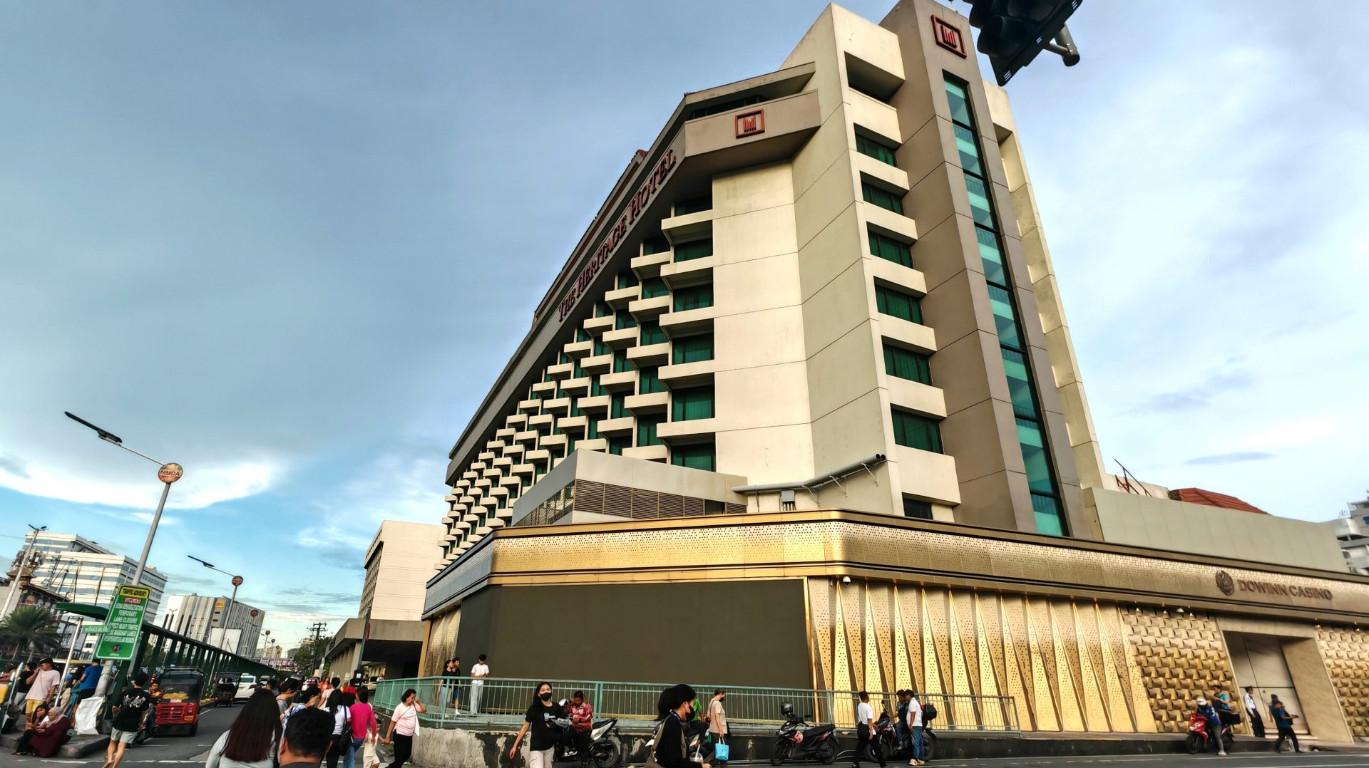 The Heritage Hotel Manila: New Millennium Club Rooms, Same Signature of ...