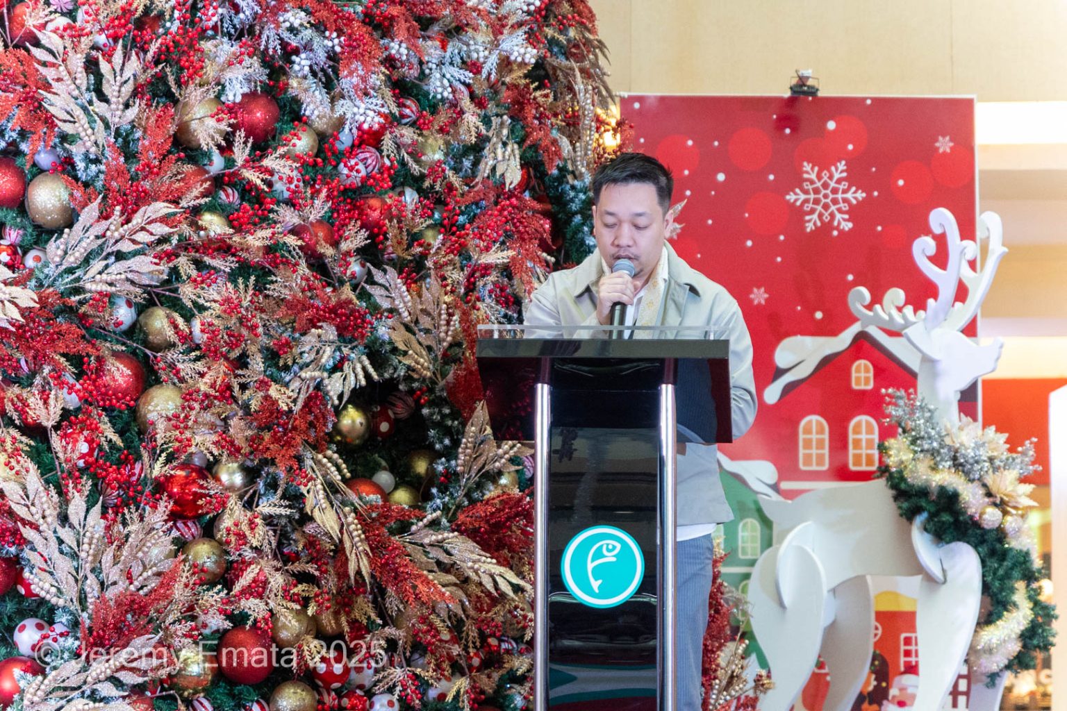 Fisher Mall Turns Holiday Traditions into Support for Cancer Patients
